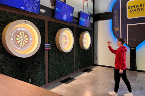 Axe Throwing in Des Moines - Smash Park